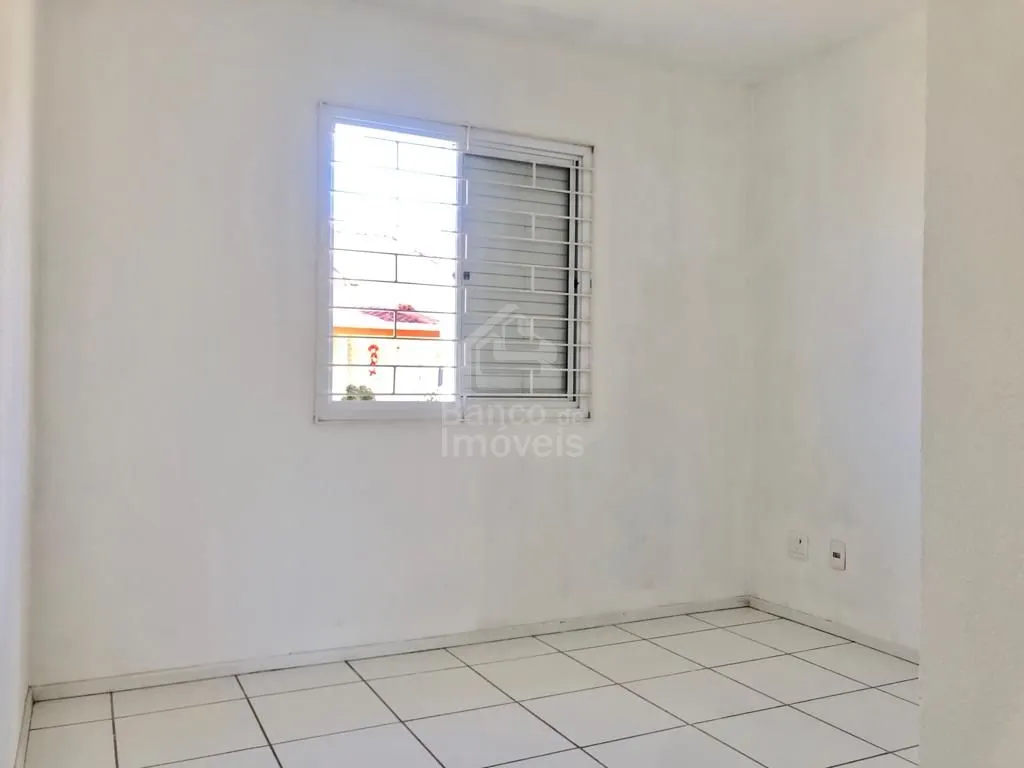 Casa à venda com 2 quartos e 195m² na Rua Pedro Santini, bairro Cer...