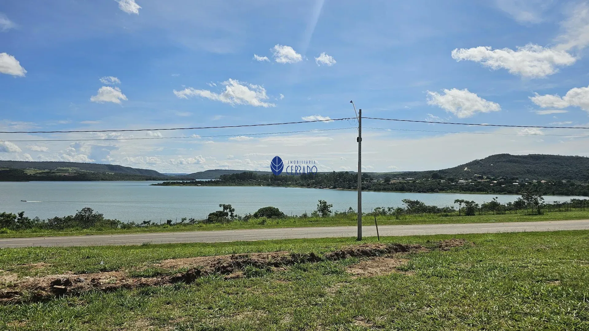 Lote Com Vista do Lago Corumbá IV no Condomínio Portal do Prata
