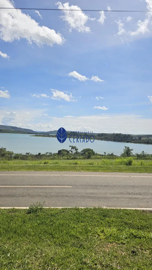 Lote Com Vista do Lago Corumbá IV no Condomínio Portal do Prata