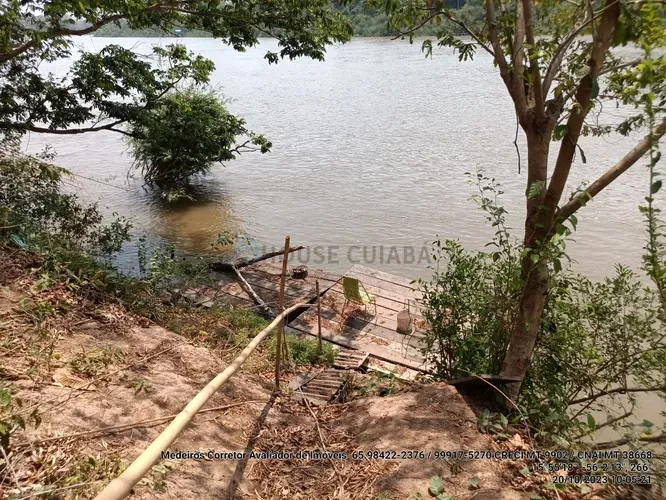 Sitio de 13 hectares na beira do rio Cuiabá.