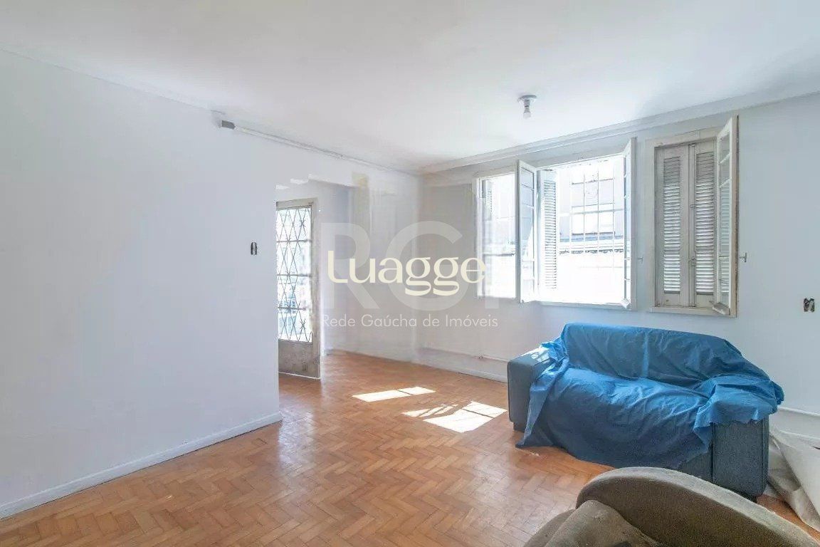 Casa com 3 quartos em Azenha, Porto Alegre